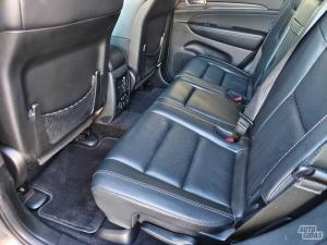 Grey Jeep Grand Cherokee 2017 in Siauliai, with an engine capacity of 3.60 L and mileage of 170 thousand km for 15400 €, photo 15 on AUTOMOTO.COM.LV