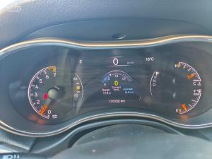 Grey Jeep Grand Cherokee 2017 in Siauliai, with an engine capacity of 3.60 L and mileage of 170 thousand km for 15400 €, photo 19 on AUTOMOTO.COM.LV