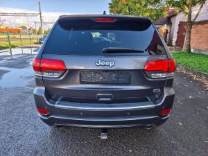 Grey Jeep Grand Cherokee 2017 in Siauliai, with an engine capacity of 3.60 L and mileage of 170 thousand km for 15400 €, photo 6 on AUTOMOTO.COM.LV