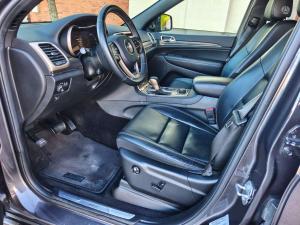 Grey Jeep Grand Cherokee 2017 in Siauliai, with an engine capacity of 3.60 L and mileage of 170 thousand km for 15400 €, photo 10 on AUTOMOTO.COM.LV