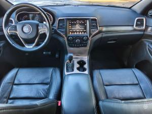 Grey Jeep Grand Cherokee 2017 in Siauliai, with an engine capacity of 3.60 L and mileage of 170 thousand km for 15400 €, photo 12 on AUTOMOTO.COM.LV