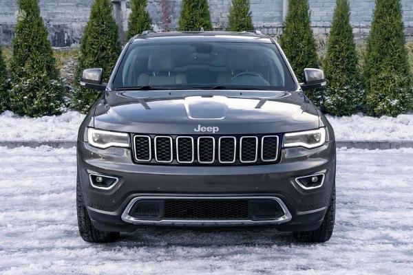 Pelēks Jeep Grand Cherokee 2018 Šauļi, ar dzinēja tilpumu 2.99 L un nobraukumu 166 tūkst. km par 17300 €, foto 5 vietnē AUTOMOTO.COM.LV