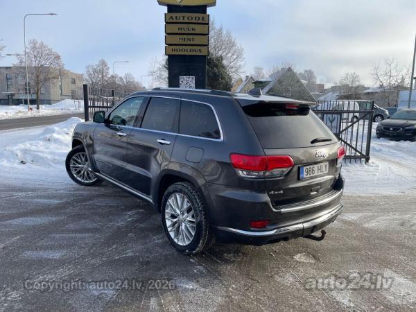 Grey Jeep Grand Cherokee 2018 in Tartu, with an engine capacity of 3.00 L and mileage of 274 thousand km for 19500 €, photo 3 on AUTOMOTO.COM.LV
