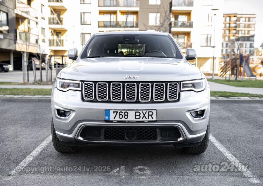 Pelēks Jeep Grand Cherokee 2018 Tallina, ar dzinēja tilpumu 3.00 L un nobraukumu 105 tūkst. km par 22990 €, foto 1 vietnē AUTOMOTO.COM.LV