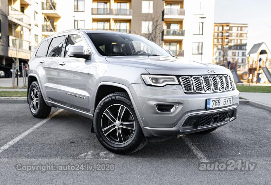 Pelēks Jeep Grand Cherokee 2018 Tallina, ar dzinēja tilpumu 3.00 L un nobraukumu 105 tūkst. km par 22990 €, foto 3 vietnē AUTOMOTO.COM.LV