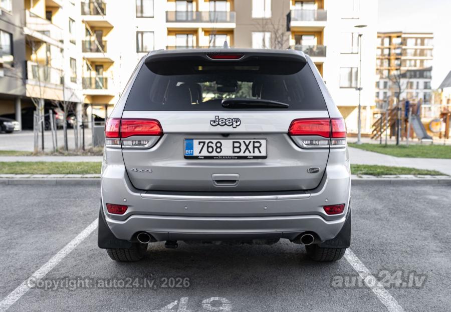 Pelēks Jeep Grand Cherokee 2018 Tallina, ar dzinēja tilpumu 3.00 L un nobraukumu 105 tūkst. km par 22990 €, foto 5 vietnē AUTOMOTO.COM.LV