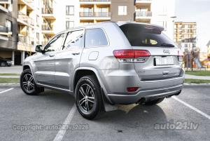 Pelēks Jeep Grand Cherokee 2018 Tallina, ar dzinēja tilpumu 3.00 L un nobraukumu 105 tūkst. km par 22990 €, foto 6 vietnē AUTOMOTO.COM.LV