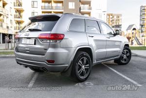 Pelēks Jeep Grand Cherokee 2018 Tallina, ar dzinēja tilpumu 3.00 L un nobraukumu 105 tūkst. km par 22990 €, foto 7 vietnē AUTOMOTO.COM.LV