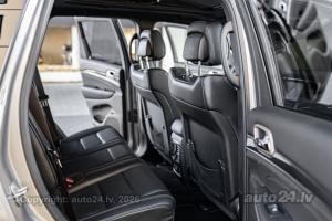 Pelēks Jeep Grand Cherokee 2018 Tallina, ar dzinēja tilpumu 3.00 L un nobraukumu 105 tūkst. km par 22990 €, foto 17 vietnē AUTOMOTO.COM.LV