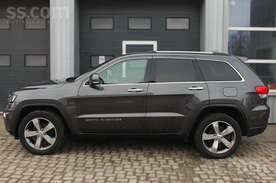 Grey Jeep Grand Cherokee 2018 in Riga, with an engine capacity of 3.00 L and mileage of 0 thousand km for 18990 €, photo 4 on AUTOMOTO.COM.LV