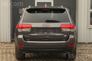 Grey Jeep Grand Cherokee 2018 in Riga, with an engine capacity of 3.00 L and mileage of 0 thousand km for 18990 €, photo 5 on AUTOMOTO.COM.LV