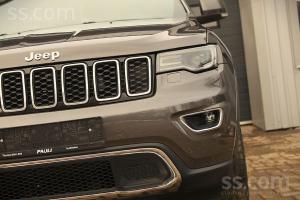 Grey Jeep Grand Cherokee 2018 in Riga, with an engine capacity of 3.00 L and mileage of 0 thousand km for 18990 €, photo 14 on AUTOMOTO.COM.LV