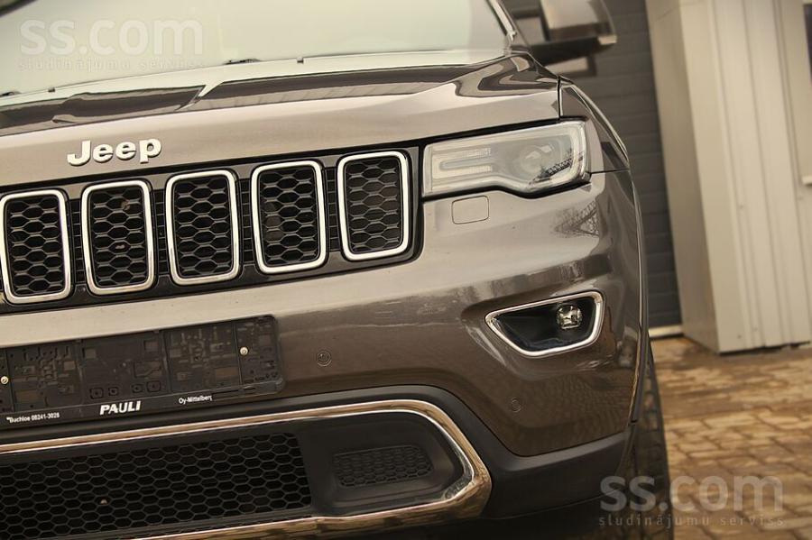 Grey Jeep Grand Cherokee 2018 in Riga, with an engine capacity of 3.00 L and mileage of 0 thousand km for 18990 €, photo 14 on AUTOMOTO.COM.LV