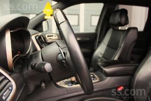 Grey Jeep Grand Cherokee 2018 in Riga, with an engine capacity of 3.00 L and mileage of 0 thousand km for 18990 €, photo 21 on AUTOMOTO.COM.LV