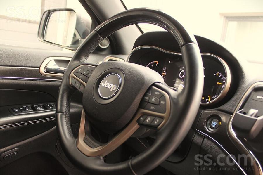 Grey Jeep Grand Cherokee 2018 in Riga, with an engine capacity of 3.00 L and mileage of 0 thousand km for 18990 €, photo 25 on AUTOMOTO.COM.LV