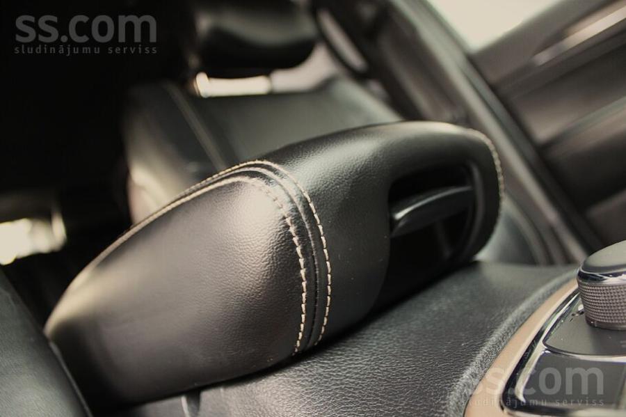 Grey Jeep Grand Cherokee 2018 in Riga, with an engine capacity of 3.00 L and mileage of 0 thousand km for 18990 €, photo 28 on AUTOMOTO.COM.LV