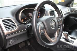 Grey Jeep Grand Cherokee 2018 in Riga, with an engine capacity of 3.00 L and mileage of 0 thousand km for 18990 €, photo 33 on AUTOMOTO.COM.LV