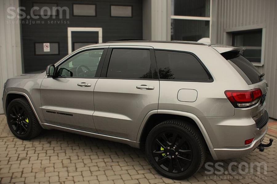 Pelēks Jeep Grand Cherokee 2018 Rīga, ar dzinēja tilpumu 3.00 L un nobraukumu 0 tūkst. km par 22350 €, foto 3 vietnē AUTOMOTO.COM.LV