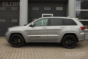 Pelēks Jeep Grand Cherokee 2018 Rīga, ar dzinēja tilpumu 3.00 L un nobraukumu 0 tūkst. km par 22350 €, foto 4 vietnē AUTOMOTO.COM.LV