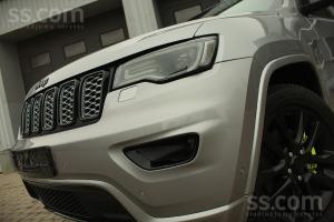 Pelēks Jeep Grand Cherokee 2018 Rīga, ar dzinēja tilpumu 3.00 L un nobraukumu 0 tūkst. km par 22350 €, foto 12 vietnē AUTOMOTO.COM.LV
