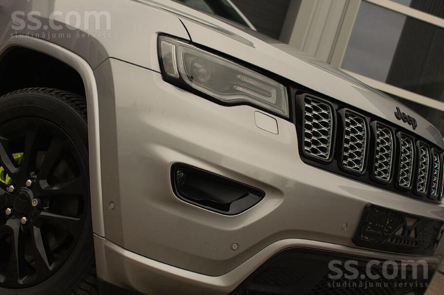 Pelēks Jeep Grand Cherokee 2018 Rīga, ar dzinēja tilpumu 3.00 L un nobraukumu 0 tūkst. km par 22350 €, foto 15 vietnē AUTOMOTO.COM.LV