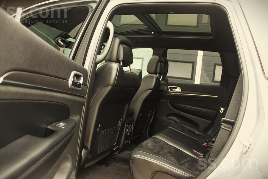 Pelēks Jeep Grand Cherokee 2018 Rīga, ar dzinēja tilpumu 3.00 L un nobraukumu 0 tūkst. km par 22350 €, foto 19 vietnē AUTOMOTO.COM.LV