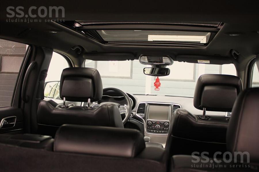 Pelēks Jeep Grand Cherokee 2018 Rīga, ar dzinēja tilpumu 3.00 L un nobraukumu 0 tūkst. km par 22350 €, foto 32 vietnē AUTOMOTO.COM.LV