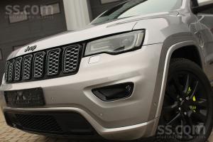 Pelēks Jeep Grand Cherokee 2018 Rīga, ar dzinēja tilpumu 3.00 L un nobraukumu 0 tūkst. km par 22350 €, foto 36 vietnē AUTOMOTO.COM.LV