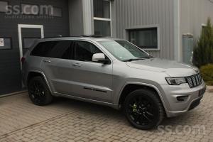Grey Jeep Grand Cherokee 2018 in Riga, with an engine capacity of 3.00 L and mileage of 0 thousand km for 22350 €, photo 9 on AUTOMOTO.COM.LV