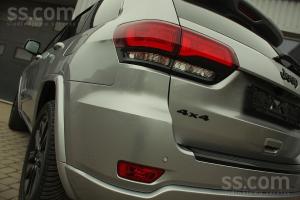 Grey Jeep Grand Cherokee 2018 in Riga, with an engine capacity of 3.00 L and mileage of 0 thousand km for 22350 €, photo 16 on AUTOMOTO.COM.LV