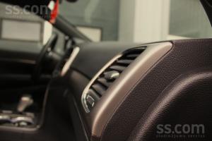 Grey Jeep Grand Cherokee 2018 in Riga, with an engine capacity of 3.00 L and mileage of 0 thousand km for 22350 €, photo 24 on AUTOMOTO.COM.LV