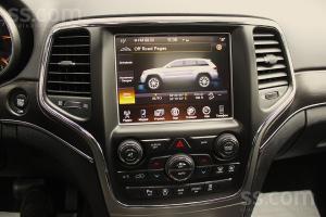 Grey Jeep Grand Cherokee 2018 in Riga, with an engine capacity of 3.00 L and mileage of 0 thousand km for 22350 €, photo 30 on AUTOMOTO.COM.LV