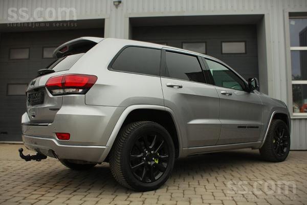Pelēks Jeep Grand Cherokee 2018 Rīga, ar dzinēja tilpumu 3.00 L un nobraukumu 0 tūkst. km par 22350 €, foto 6 vietnē AUTOMOTO.COM.LV