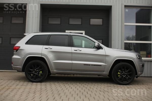 Pelēks Jeep Grand Cherokee 2018 Rīga, ar dzinēja tilpumu 3.00 L un nobraukumu 0 tūkst. km par 22350 €, foto 7 vietnē AUTOMOTO.COM.LV