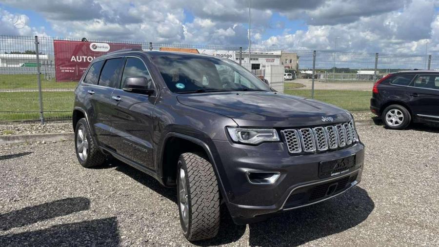 Pelēks Jeep Grand Cherokee 2018 Marijampole, ar dzinēja tilpumu 2.99 L un nobraukumu 118 tūkst. km par 18990 €, foto 8 vietnē AUTOMOTO.COM.LV