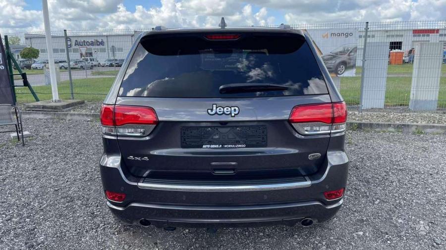 Pelēks Jeep Grand Cherokee 2018 Marijampole, ar dzinēja tilpumu 2.99 L un nobraukumu 118 tūkst. km par 18990 €, foto 10 vietnē AUTOMOTO.COM.LV