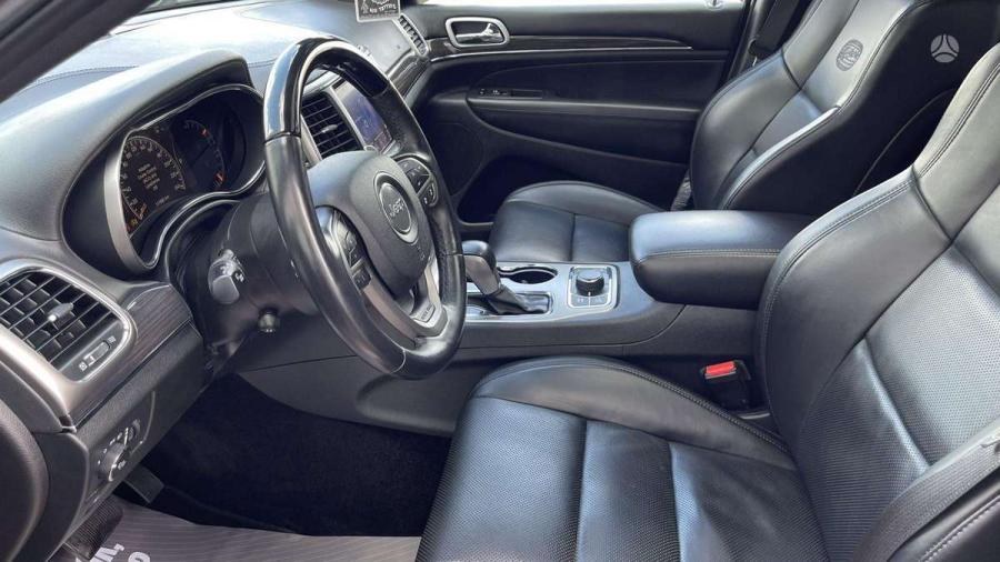 Pelēks Jeep Grand Cherokee 2018 Marijampole, ar dzinēja tilpumu 2.99 L un nobraukumu 118 tūkst. km par 18990 €, foto 17 vietnē AUTOMOTO.COM.LV