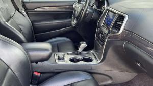 Pelēks Jeep Grand Cherokee 2018 Marijampole, ar dzinēja tilpumu 2.99 L un nobraukumu 118 tūkst. km par 18990 €, foto 18 vietnē AUTOMOTO.COM.LV