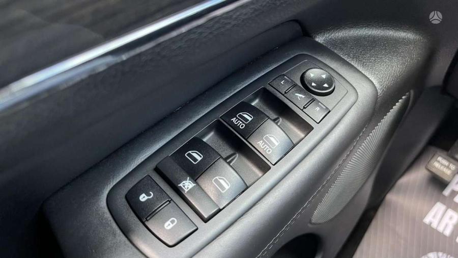 Pelēks Jeep Grand Cherokee 2018 Marijampole, ar dzinēja tilpumu 2.99 L un nobraukumu 118 tūkst. km par 18990 €, foto 20 vietnē AUTOMOTO.COM.LV