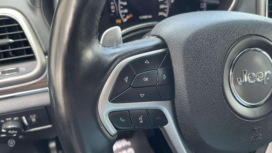 Pelēks Jeep Grand Cherokee 2018 Marijampole, ar dzinēja tilpumu 2.99 L un nobraukumu 118 tūkst. km par 18990 €, foto 21 vietnē AUTOMOTO.COM.LV