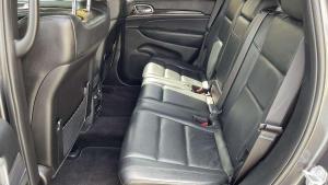 Pelēks Jeep Grand Cherokee 2018 Marijampole, ar dzinēja tilpumu 2.99 L un nobraukumu 118 tūkst. km par 18990 €, foto 24 vietnē AUTOMOTO.COM.LV