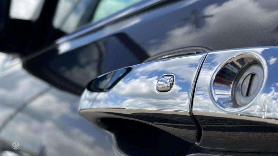 Pelēks Jeep Grand Cherokee 2018 Marijampole, ar dzinēja tilpumu 2.99 L un nobraukumu 118 tūkst. km par 18990 €, foto 26 vietnē AUTOMOTO.COM.LV