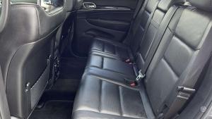 Pelēks Jeep Grand Cherokee 2018 Marijampole, ar dzinēja tilpumu 2.99 L un nobraukumu 118 tūkst. km par 18990 €, foto 36 vietnē AUTOMOTO.COM.LV