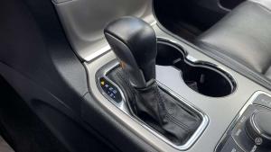 Pelēks Jeep Grand Cherokee 2018 Marijampole, ar dzinēja tilpumu 2.99 L un nobraukumu 118 tūkst. km par 18990 €, foto 37 vietnē AUTOMOTO.COM.LV