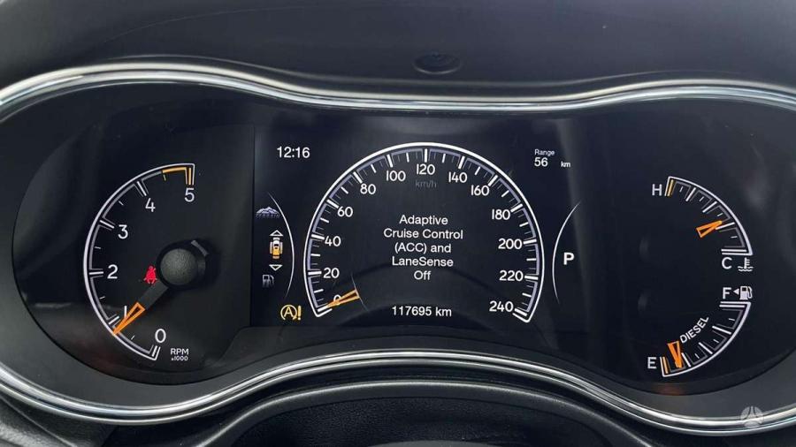 Pelēks Jeep Grand Cherokee 2018 Marijampole, ar dzinēja tilpumu 2.99 L un nobraukumu 118 tūkst. km par 18990 €, foto 38 vietnē AUTOMOTO.COM.LV