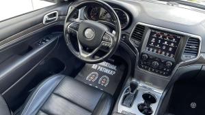 Pelēks Jeep Grand Cherokee 2018 Marijampole, ar dzinēja tilpumu 2.99 L un nobraukumu 118 tūkst. km par 18990 €, foto 43 vietnē AUTOMOTO.COM.LV