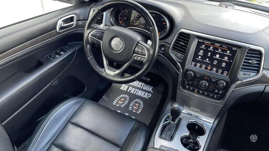 Pelēks Jeep Grand Cherokee 2018 Marijampole, ar dzinēja tilpumu 2.99 L un nobraukumu 118 tūkst. km par 18990 €, foto 43 vietnē AUTOMOTO.COM.LV