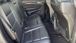 Pelēks Jeep Grand Cherokee 2018 Marijampole, ar dzinēja tilpumu 2.99 L un nobraukumu 118 tūkst. km par 18990 €, foto 51 vietnē AUTOMOTO.COM.LV