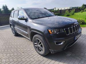 Grey Jeep Grand Cherokee 2018 in Siauliai, with an engine capacity of 3.60 L and mileage of 85 thousand km for 19600 €, photo  on AUTOMOTO.COM.LV