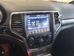 Pelēks Jeep Grand Cherokee 2018 Šauļi, ar dzinēja tilpumu 3.60 L un nobraukumu 85 tūkst. km par 19600 €, foto 13 vietnē AUTOMOTO.COM.LV